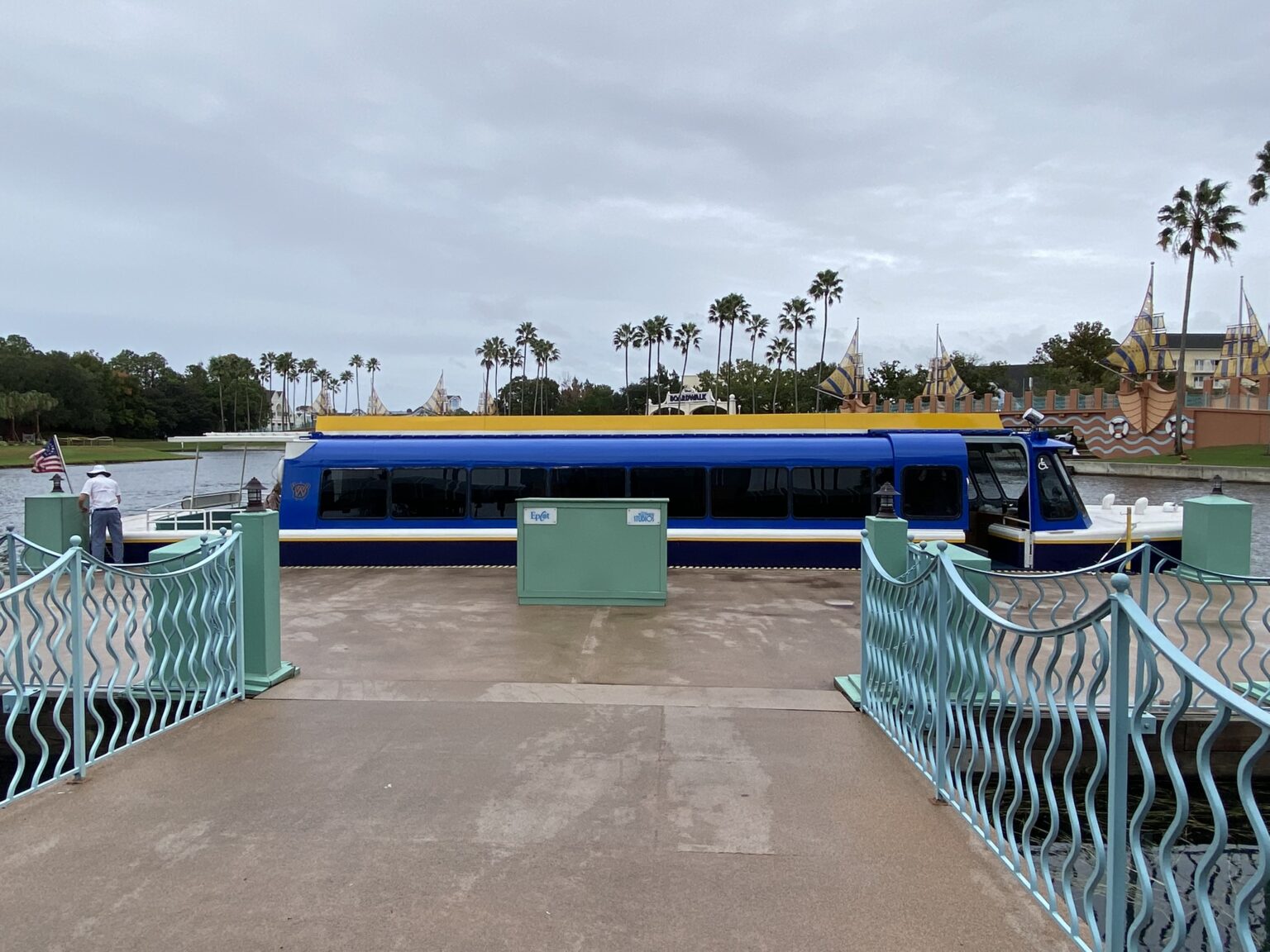 6 Ways To Go From the Swan Resort to Epcot (2025) - Resort Rat