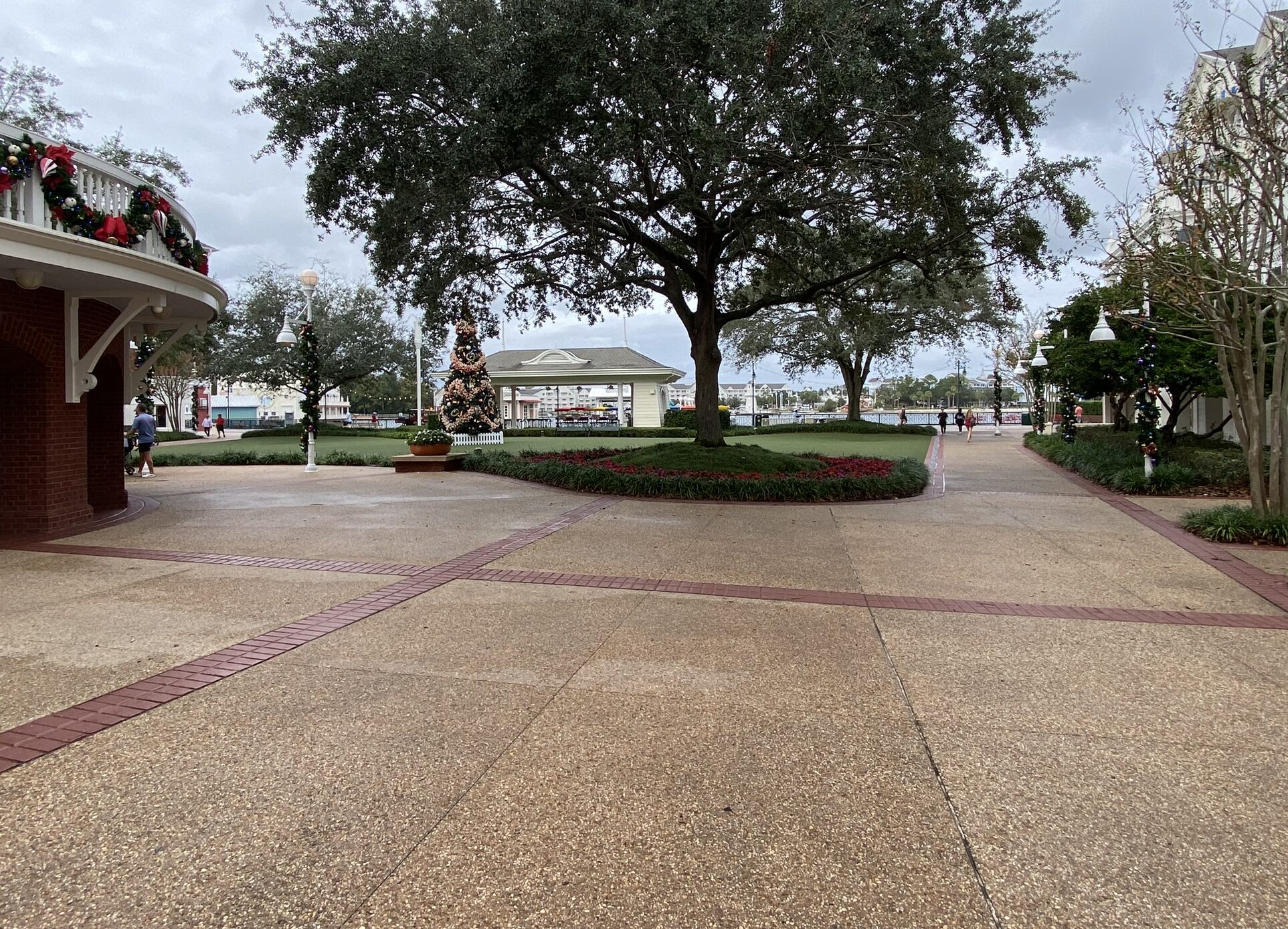 3 Ways to go from Disney's Boardwalk to Epcot (2026) - Resort Rat