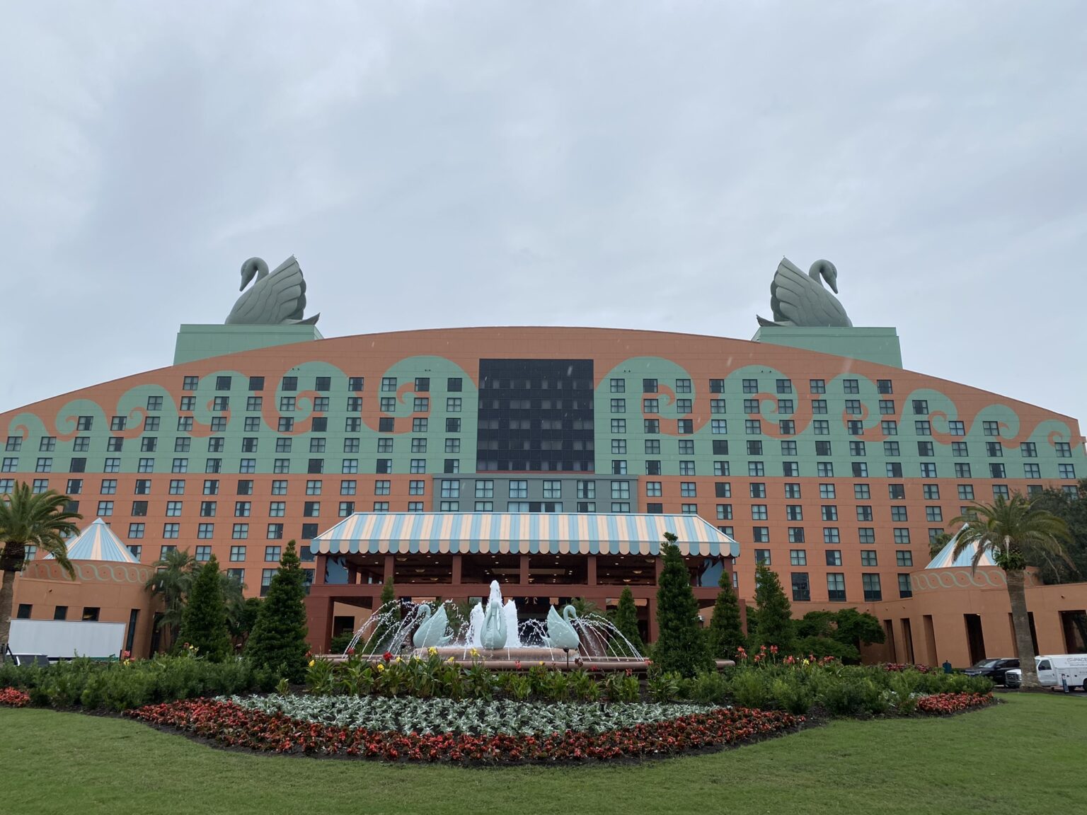 7 Transportation Options at WDW Swan Resort (2025) - Resort Rat